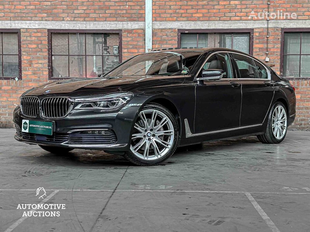 Prodaje se BMW 7-serie sedan na aukciji