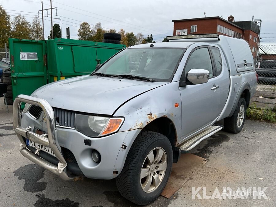 Prodaje se Mitsubishi L200 pikap na aukciji