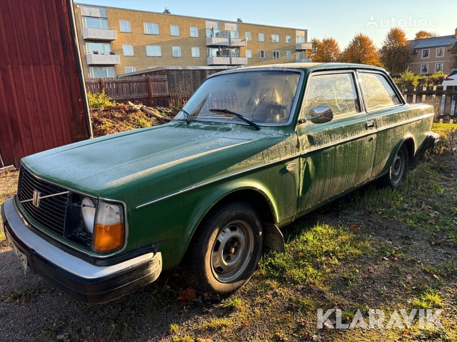 Prodaje se Volvo 242 sedan na aukciji