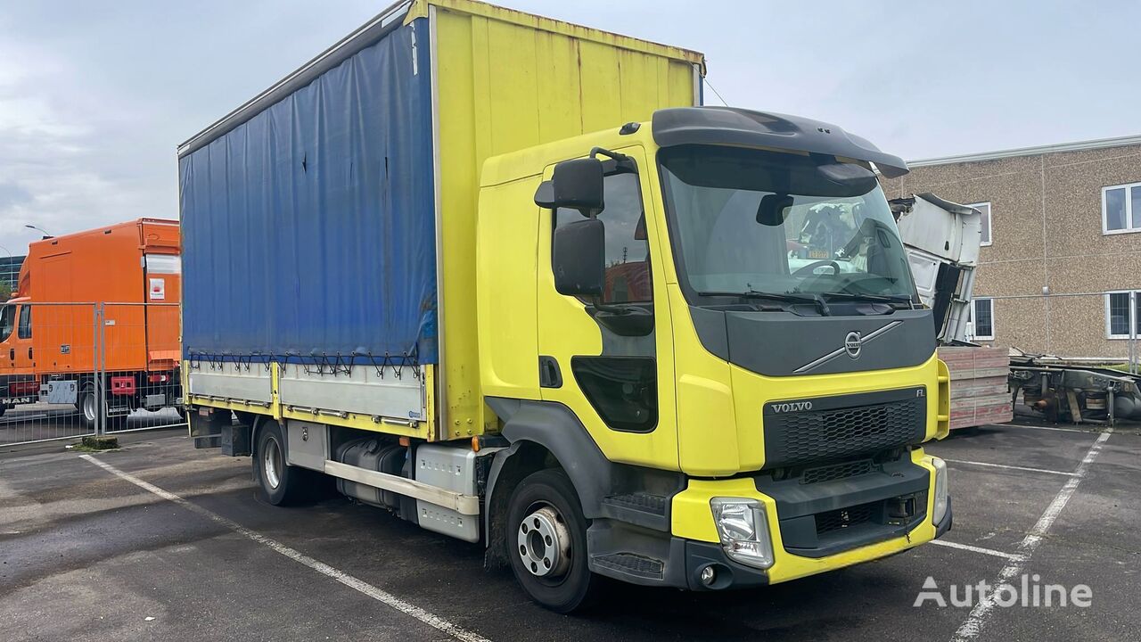 Volvo FL 220 kamion s ceradom