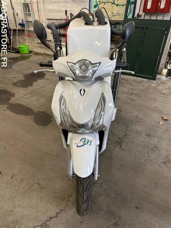 Prodaje se Honda DOG 125 SH skuter na aukciji