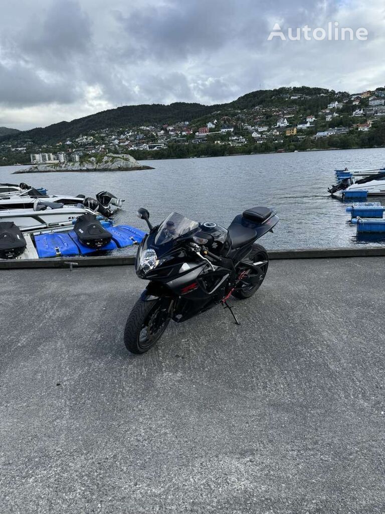 Prodaje se Suzuki GSX-R750U2 motocikl na aukciji