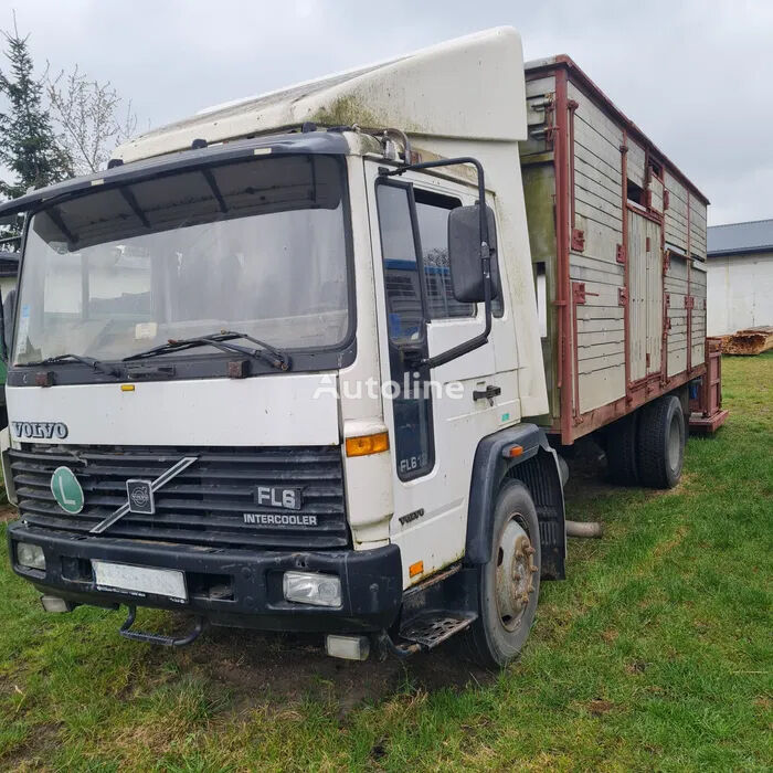 Volvo FL6 kamion za prevoz stoke