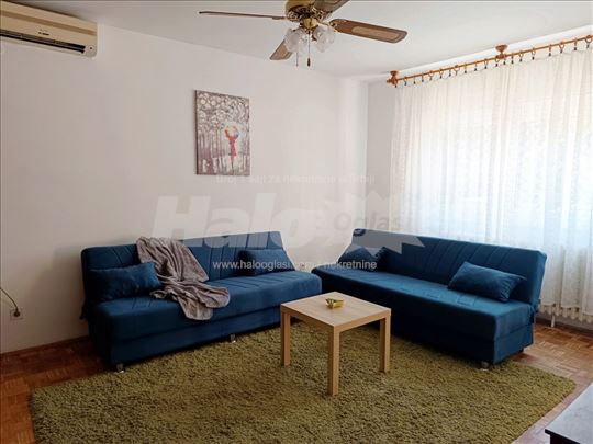 Izdajem 45m² stan u Novom Sadu