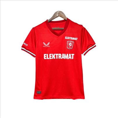 FC Twente 2024/2025 domaći dres