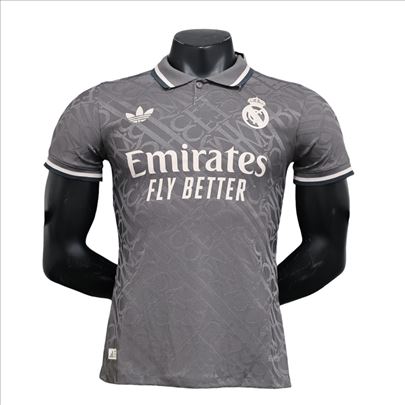 Real Madrid 2024/2025 dres treca garnitura