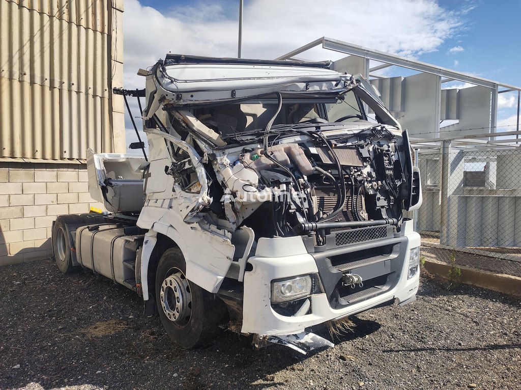 IVECO Stralis 480 tegljač nakon udesa