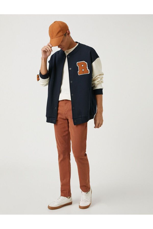 KOTON BASIC WOVEN TROUSERS WITH BUTTON DETAIL, 5 POCKETS.