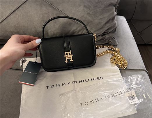 Tommy Hilfinger torba. Nova sa etiketom.