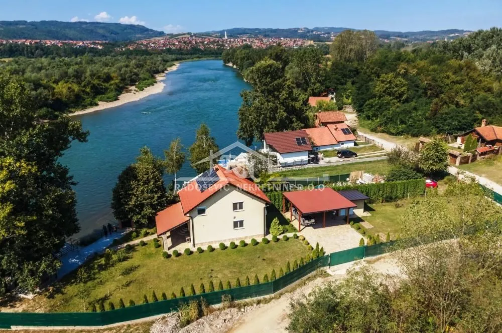 Prodaja, kuća, 168m2, Lozničko Polje, Loznica