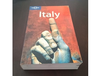 Italy Lonely Planet Guide NOVO 900 str.