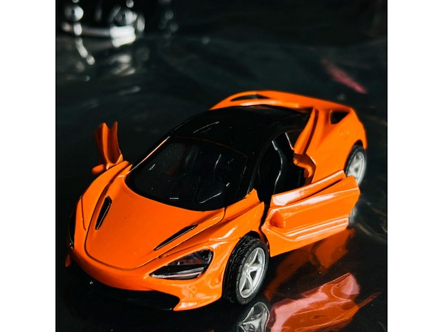 1:36 McLaren 720S narandzasti