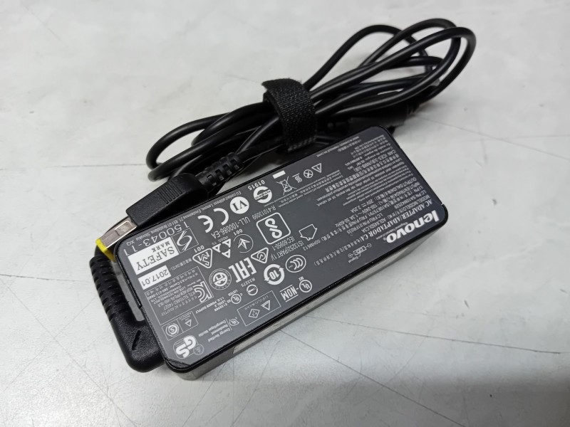 Lenovo Punjac Adapter 20V - 2,25a četvrtasti konektor