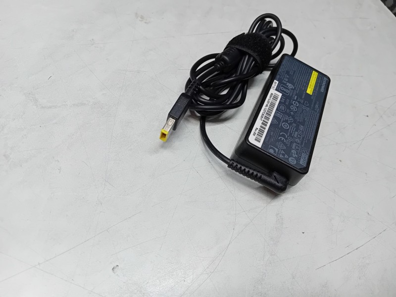 Lenovo Punjac Adapter 20V - 3,25A 65W četvrtasti konek