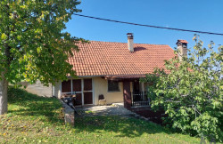 Kuca,SREMSKI KARLOVCI,KARLOVAČKI VINOGRADI,kv: 8437, € 100000, ID: 3002121