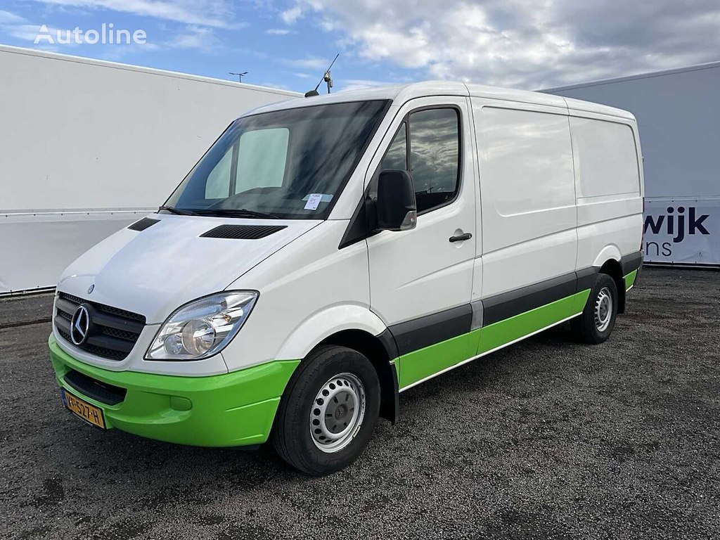 Prodaje se Mercedes-Benz Sprinter minibus furgon na aukciji