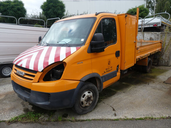 Prodaje se IVECO Daily kamion kiper < 3.5t na aukciji