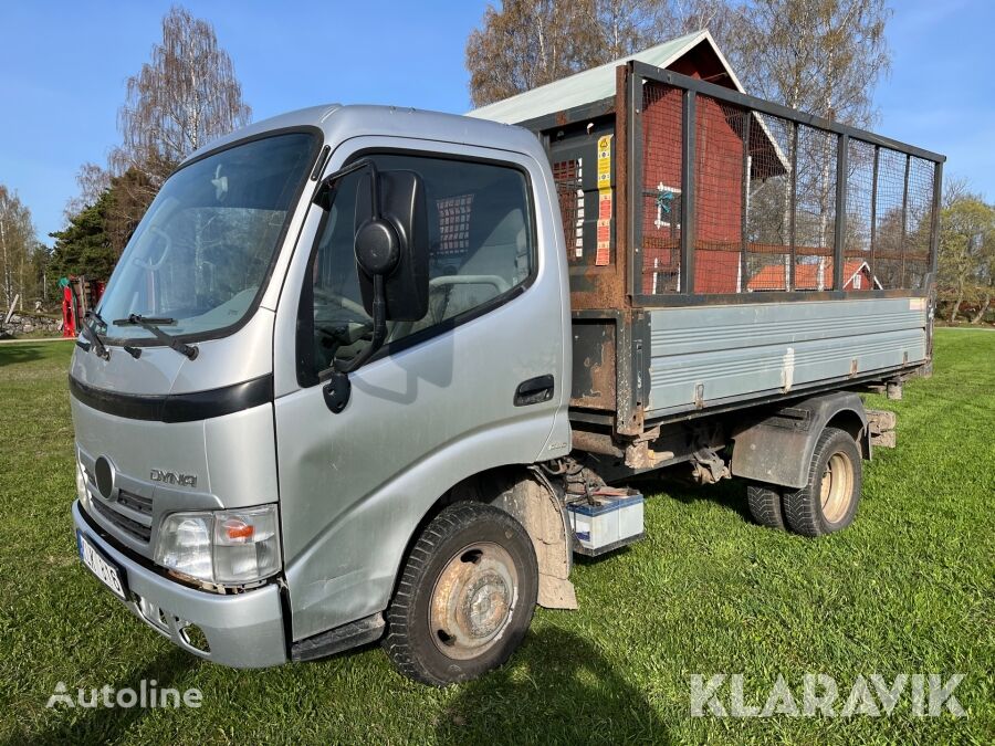 Prodaje se Toyota Dyna kamion s ravnom platformom < 3.5t na aukciji