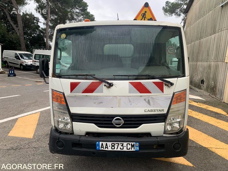 Prodaje se Nissan CABSTAR kamion kiper < 3.5t na aukciji