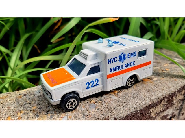 1:60 Majorette NYC AMBULANCE / No 255