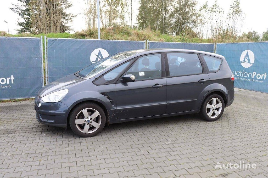 Prodaje se Ford S-MAX sedan na aukciji