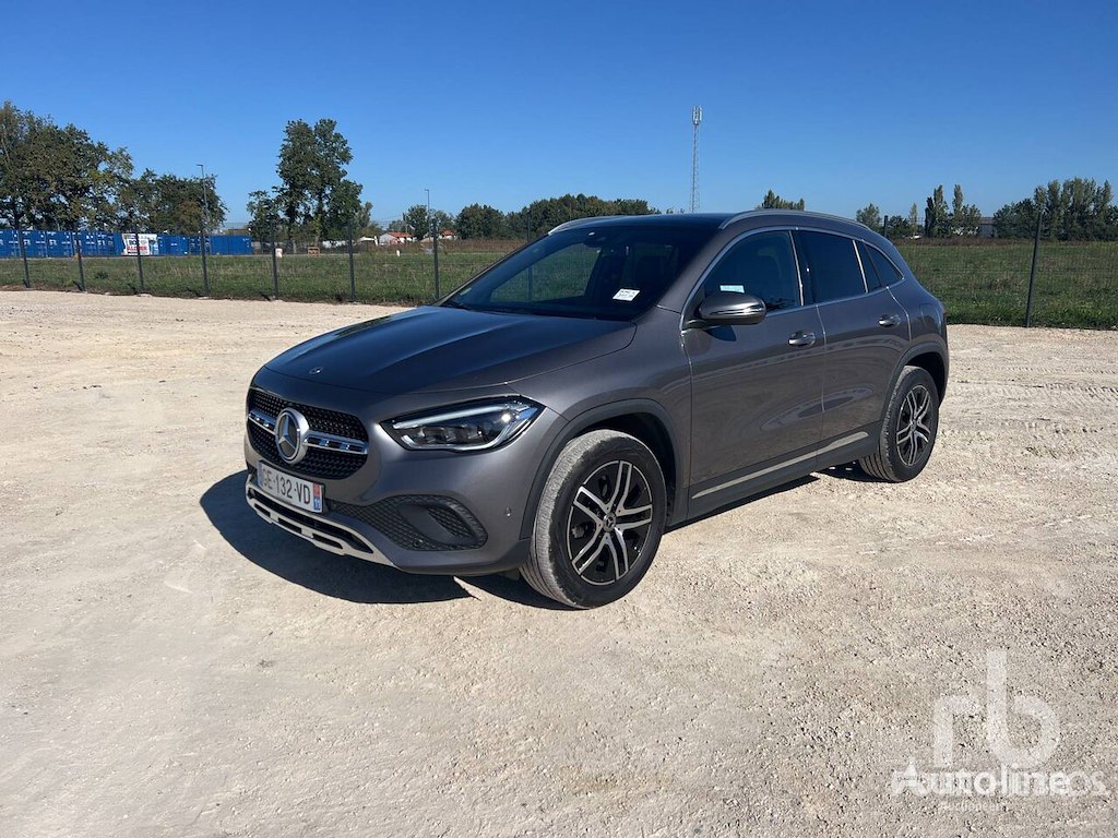 Prodaje se Mercedes-Benz GLA 200D BUSINE krosover na aukciji