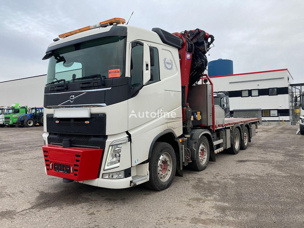 Volvo FH 540 / HMF 8520 K6 kamion s ravnom platformom