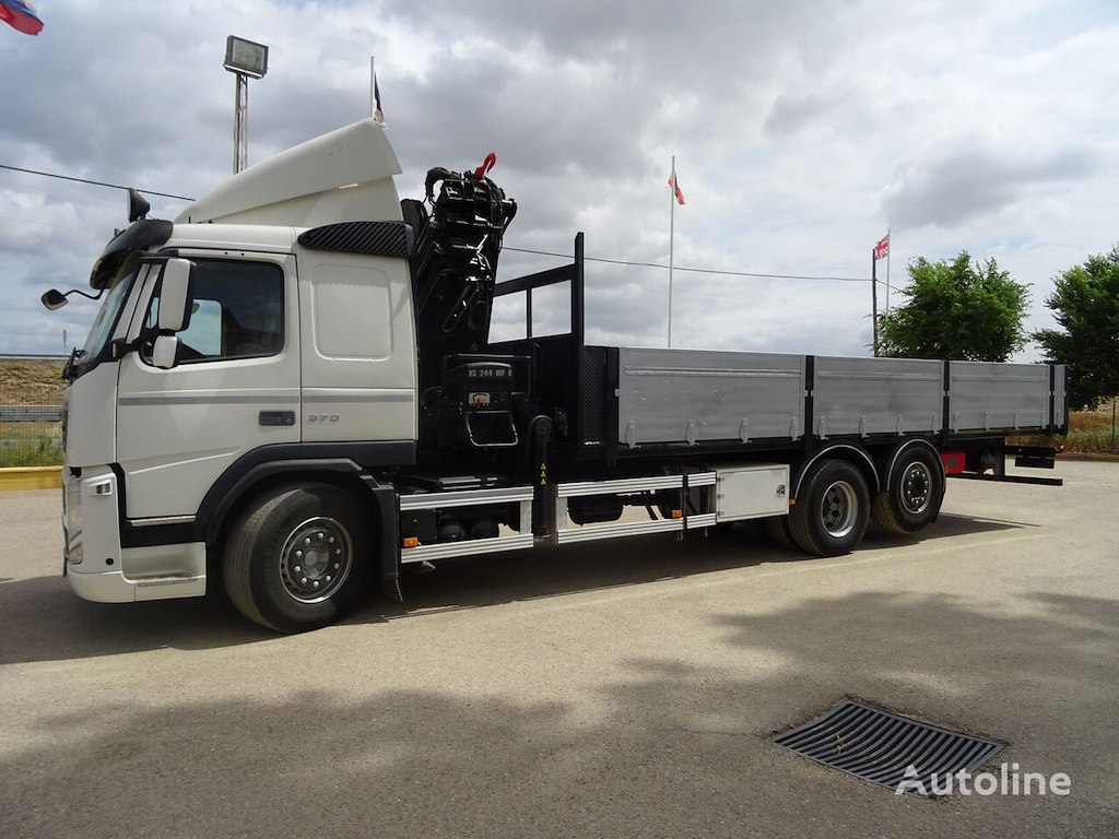 Volvo FM 370 kamion s ravnom platformom