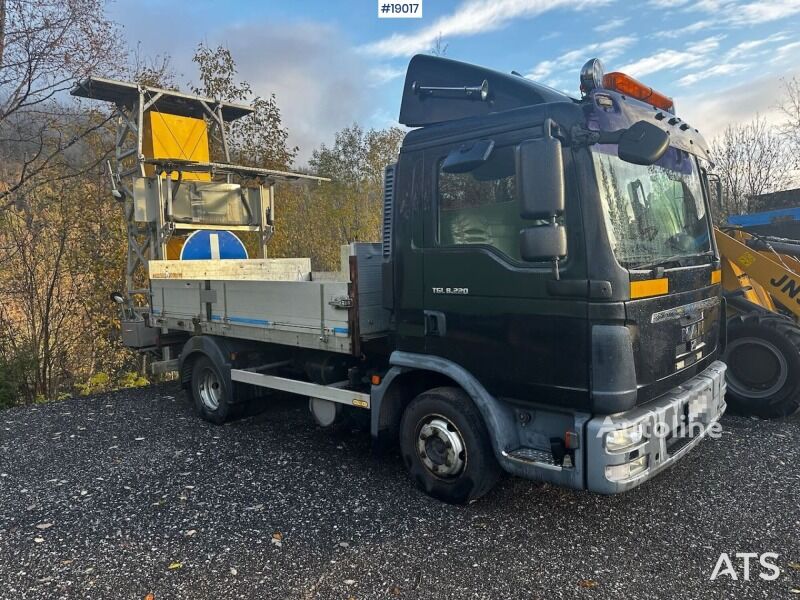 MAN TGL 8.220 Cushion truck w/ 2015 Euroskilt kamion s ravnom platformom