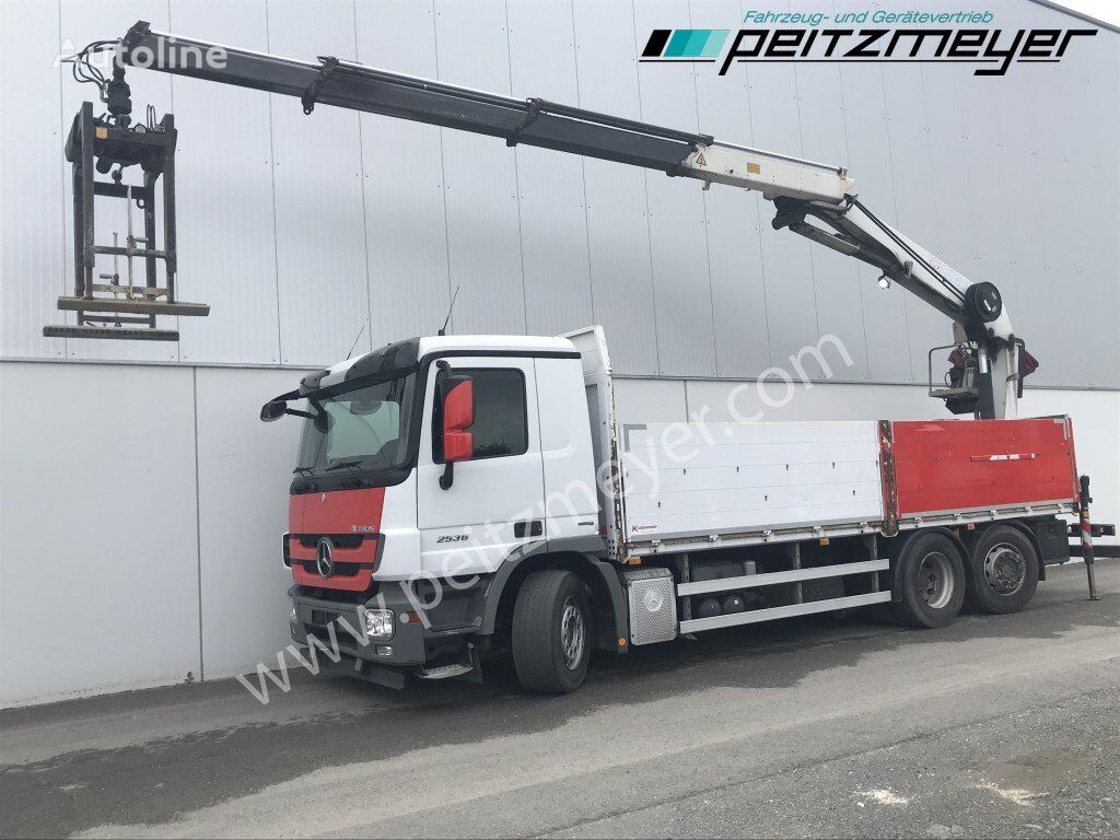 Mercedes-Benz Actros 2536 LL Pritsche HMF Heckkran m. Zange Baustoff kamion s ravnom platformom