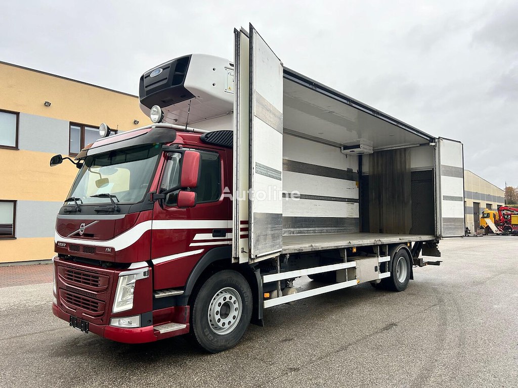 Volvo FM370 4X2 EURO6 + CARRIER + SIDE OPENING kamion hladnjača