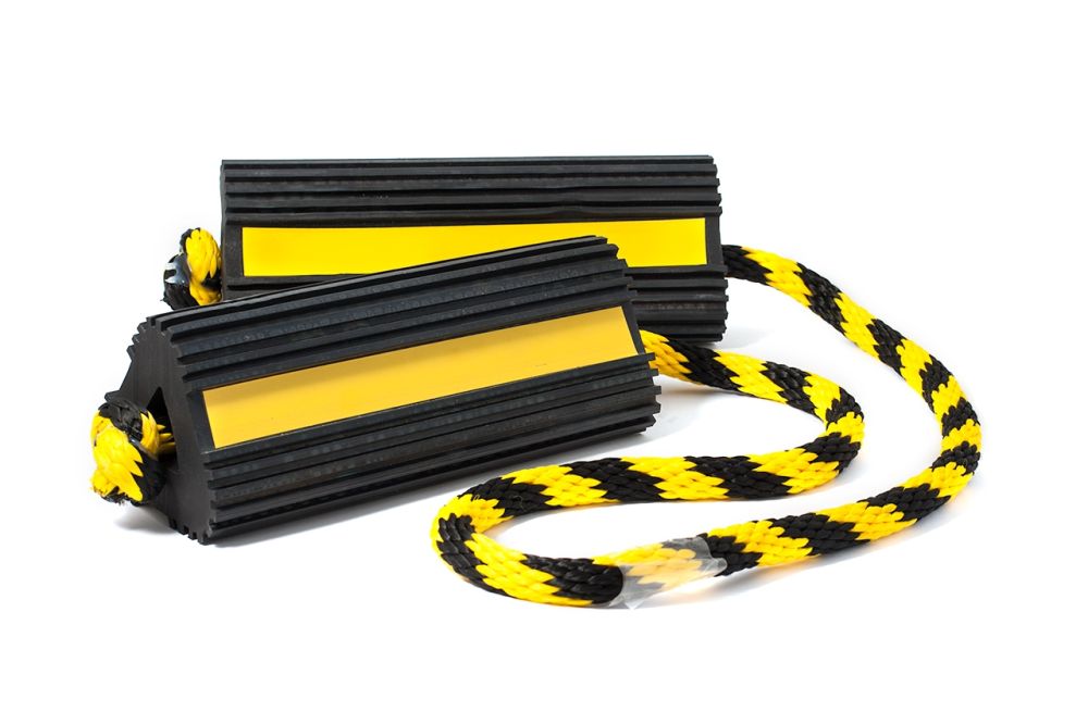 Aircraft Rubber Chock - ARM-10R - Small/Medium - Roped Pair