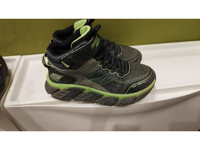 Skechers waterproof decije cipele