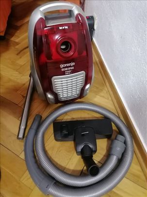 Usisivač GORENJE 2000 W bez kese kao nov je