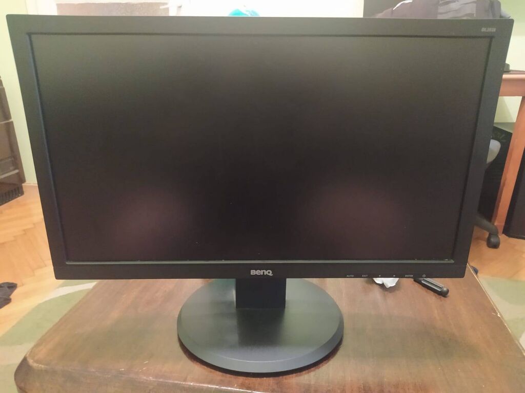 Monitor Benq Benq dl2020 monitor u odlicnom stanju. Rezolucija