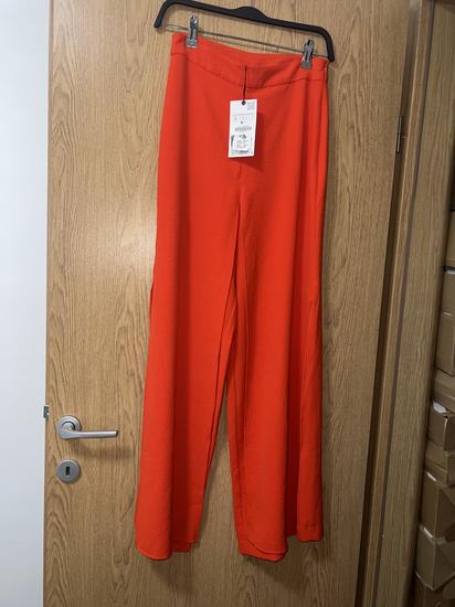 Zara leprsave pantalone