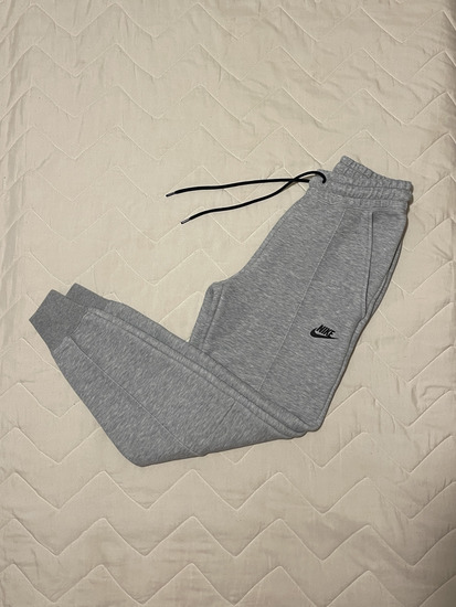 Nike tech fleece 2024