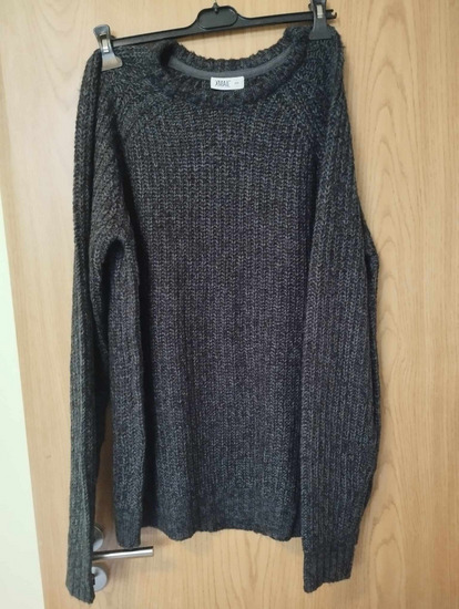Nov muski dzemper,velicina 46-48 ili 2 XL