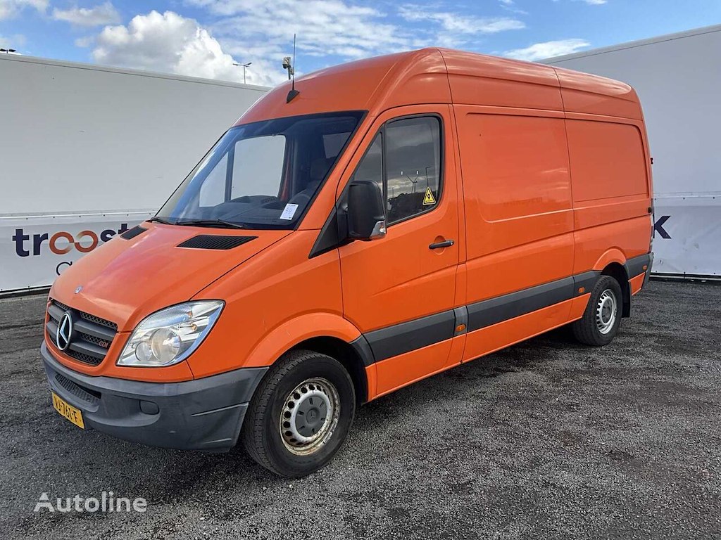 Prodaje se Mercedes-Benz Sprinter minibus furgon na aukciji