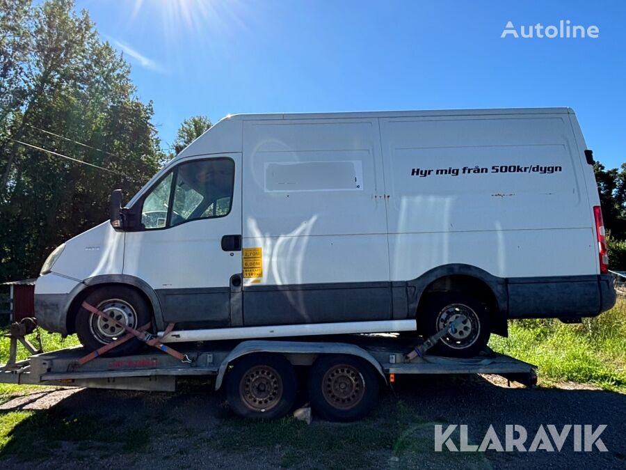 Prodaje se IVECO 35S12 minibus furgon na aukciji