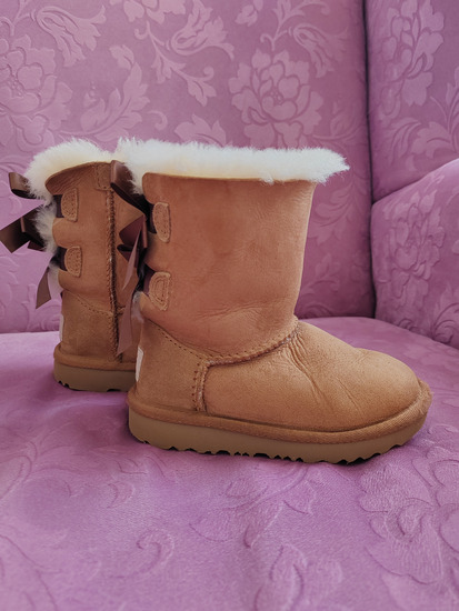 Ugg za devojcice br 25