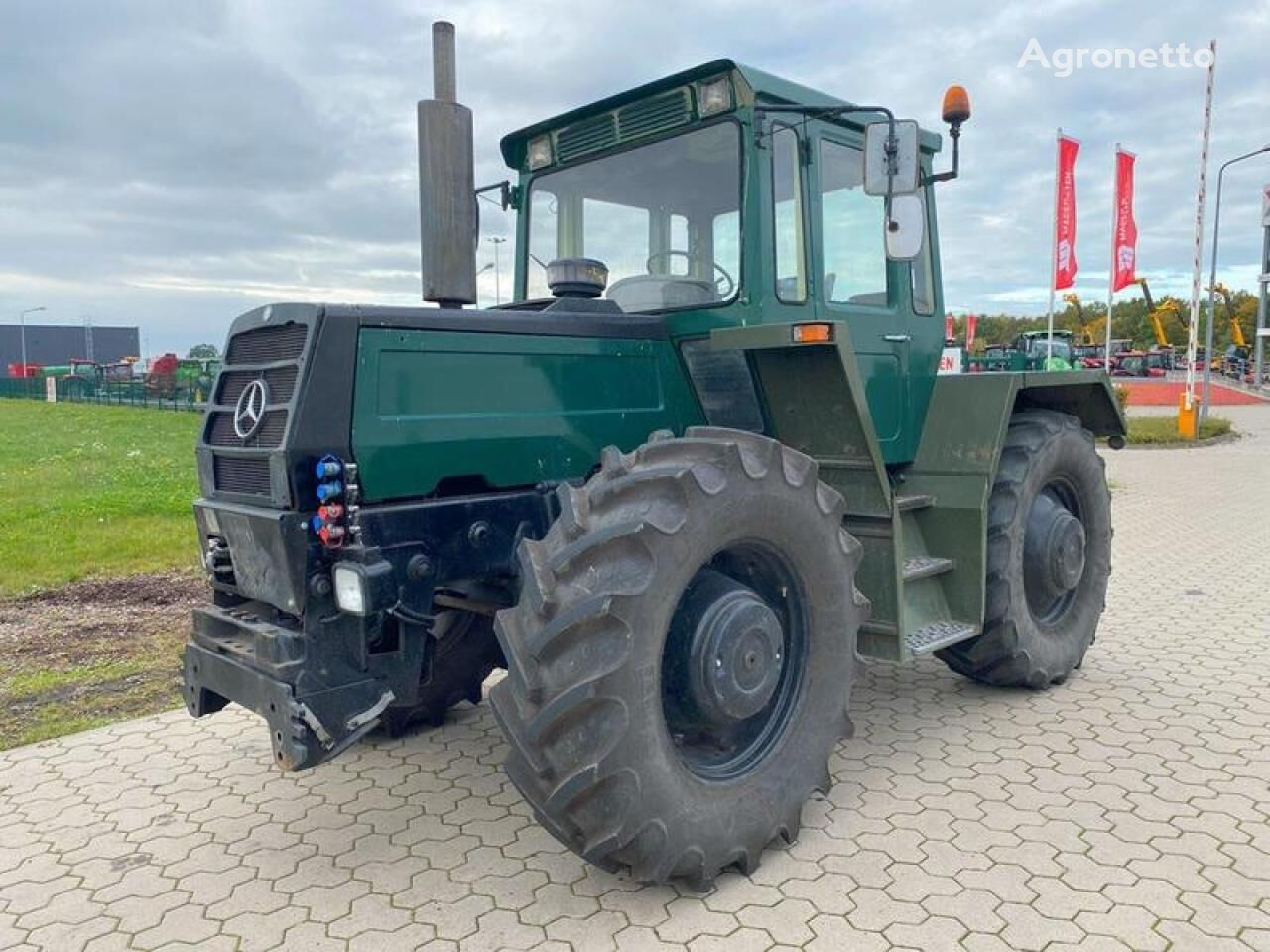 MERCEDES-BENZ MB-TRAC 1300 traktor točkaš