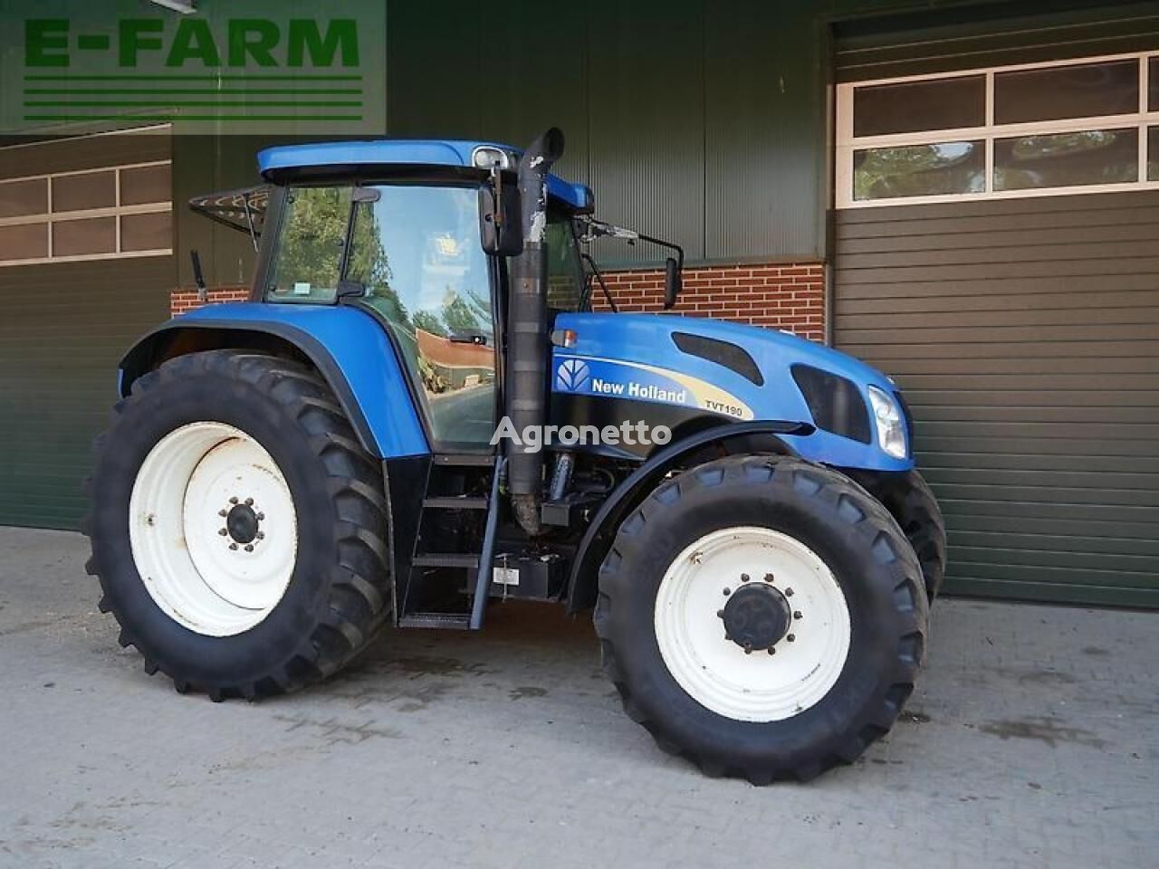 New Holland tvt 190 traktor točkaš