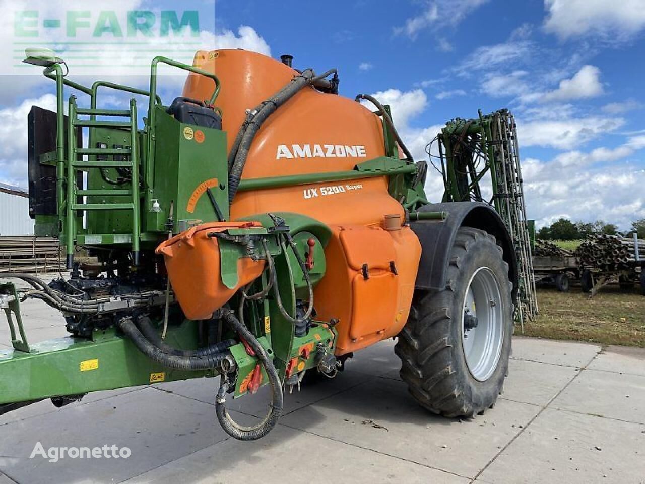 Amazone ux 5200 super samohodna prskalica