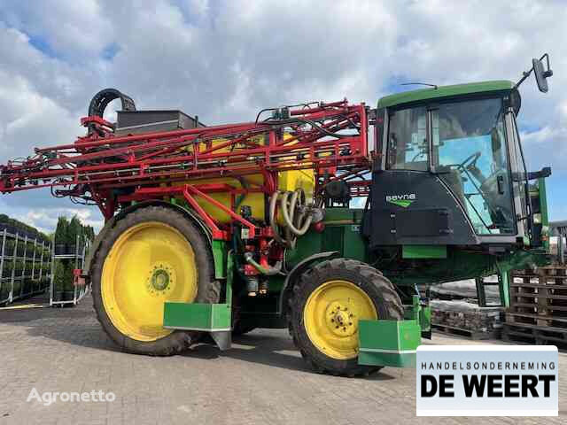 John Deere Beyne samohodna prskalica