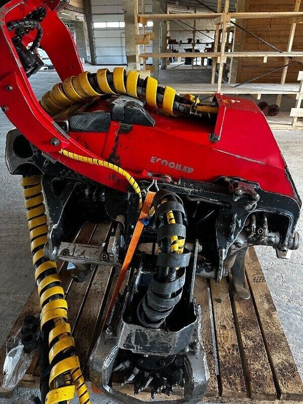 Komatsu C144 glava harvestera