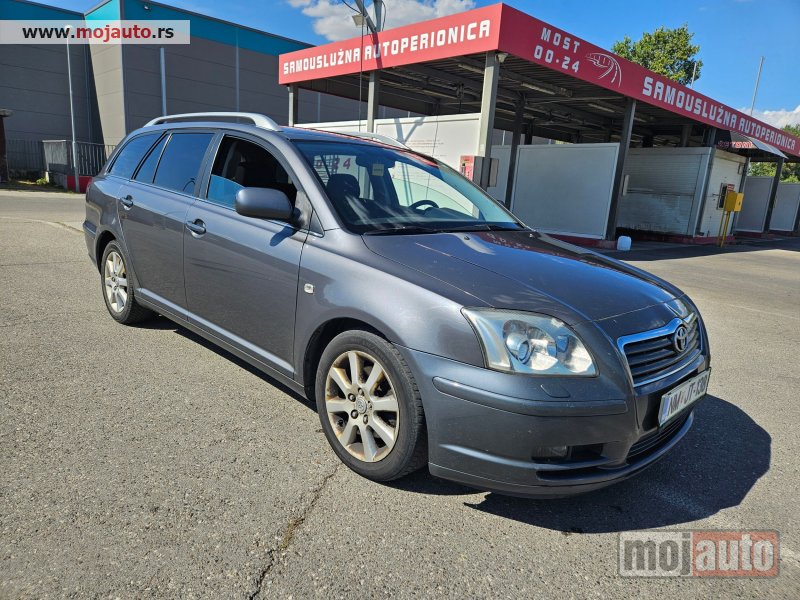 Toyota Avensis stranac