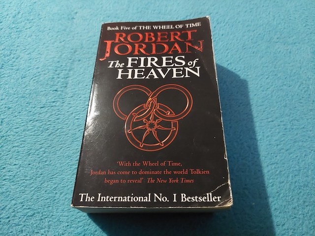 Robert Jordan The fires of heaven RETKO