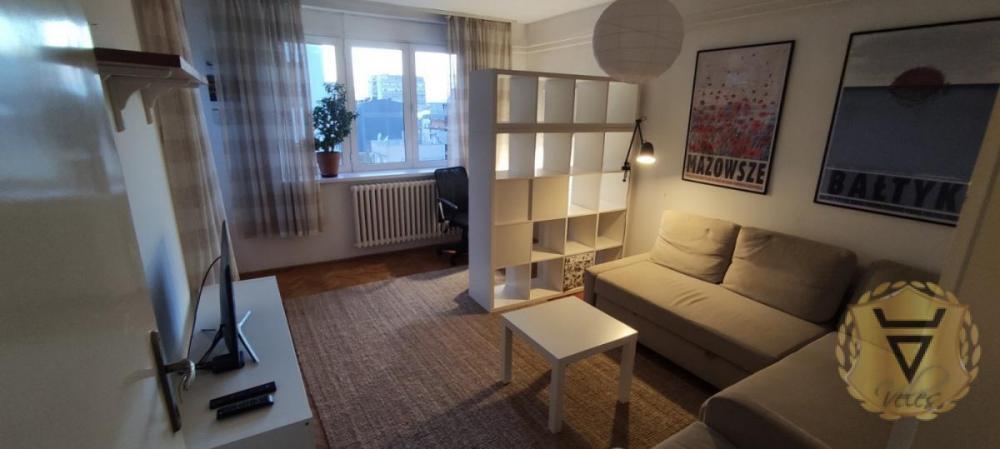 Trosoban stan za izdavanje, 70m2, 800€