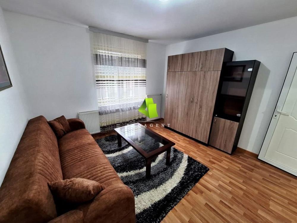 Trosoban stan za izdavanje, 70m2, 500€